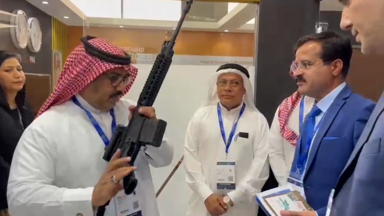 ریاض عالمی دفاعی نمائش میں پاکستانی رائفل BW-20 متعارف | Urdu News ...