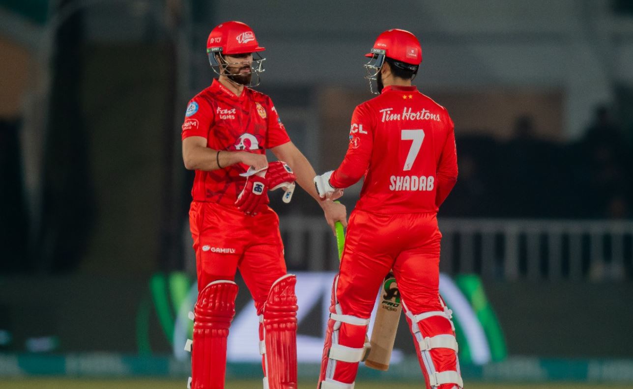 پی ایس ایل 9: اسلام آباد یونائیٹڈ نے کراچی کنگز کو پانچ وکٹوں سے شکست ...